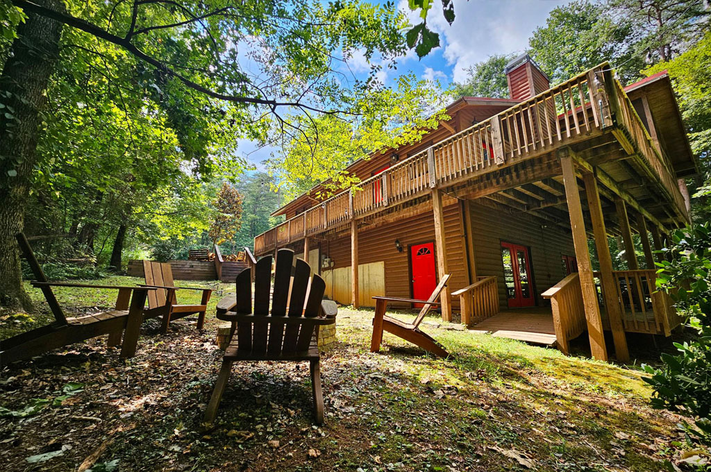 Bear Crossing - Helen, GA. Stunning Cabin One Minute From Downtown ...