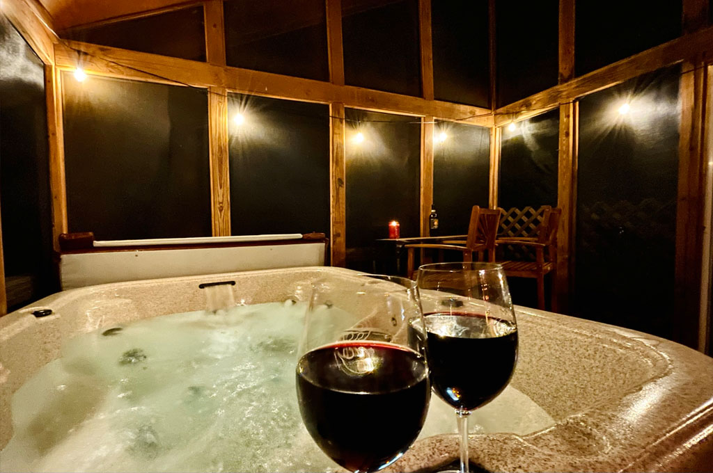 Bear Crossing - Helen, GA. Stunning Cabin One Minute From Downtown ...