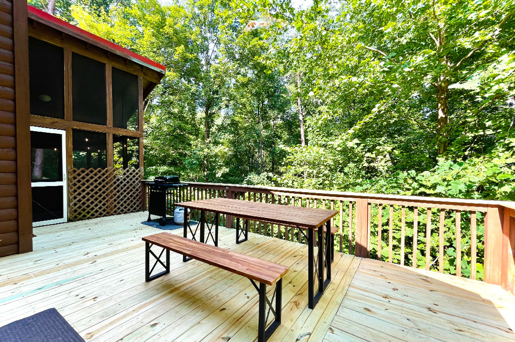 Bear Crossing - Helen, GA. Stunning Cabin One Minute From Downtown ...
